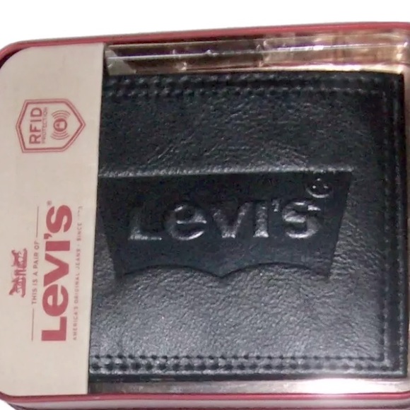 Levi's | Bags | Levis Mens Rfid Credit Id Card Bifold Wallet Black New In Box | Poshmark